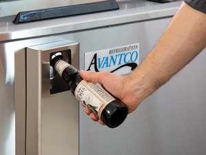 Avantco HBB-80-HC-S 80" Stainless Steel Horizontal Bottle Cooler