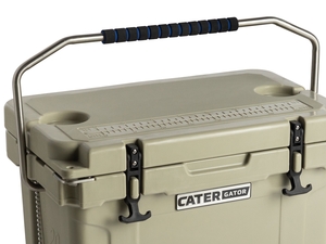 CaterGator CG20TAN Tan 20 Qt. Rotomolded Extreme Outdoor Cooler / Ice Chest