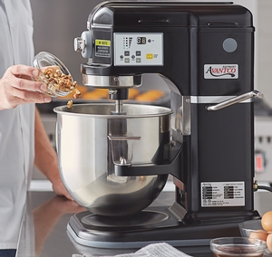 Avantco MIX8BK Black 8 Qt. Bowl Lift Countertop Mixer with Standard ...