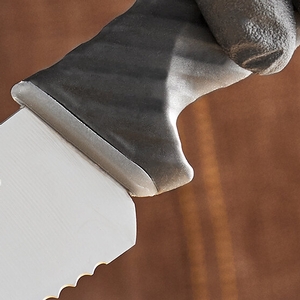 Schraf™ 6" Serrated Chef Knife with TPRgrip Handle