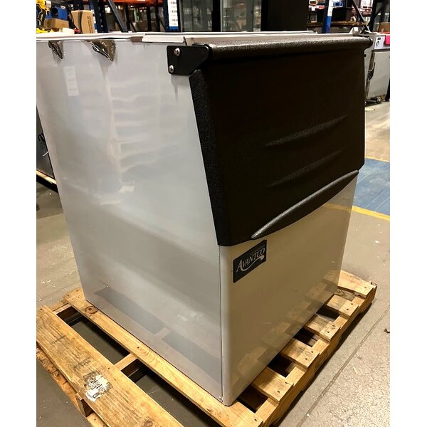 Scratch and Dent Avantco Ice BIN27530 30" Ice Storage Bin - 375 lb.