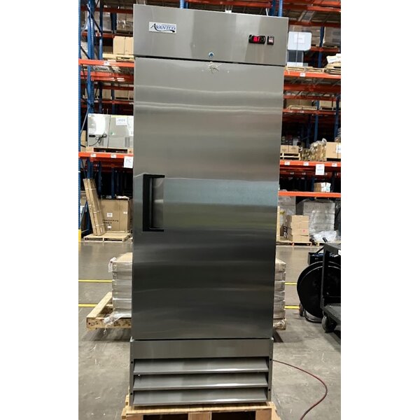 Scratch and Dent Avantco A-19F-HC 29" Solid Door Reach-In Freezer