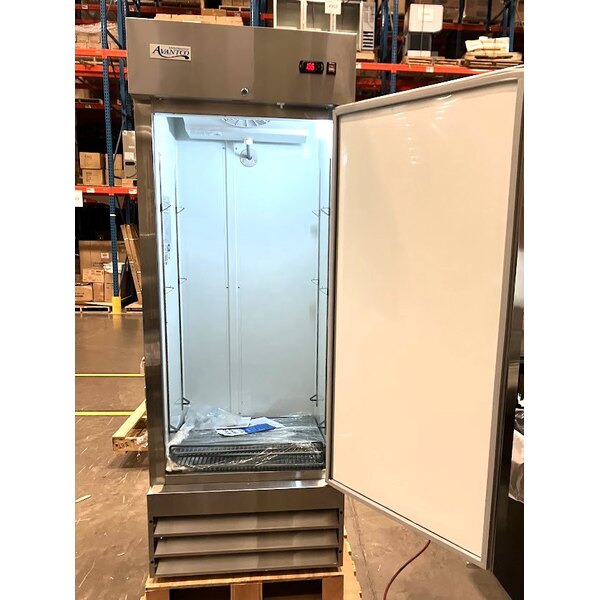 Scratch and Dent Avantco A-19F-HC 29" Solid Door Reach-In Freezer