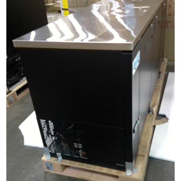 Scratch and Dent Avantco UDD-4-HC Black Kegerator / Beer Dispenser with (2) 2 Tap Towers - (4) 1 ...