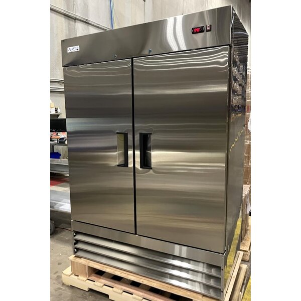 Scratch and Dent Avantco A-49F-HC 54" Solid Door Reach-In Freezer