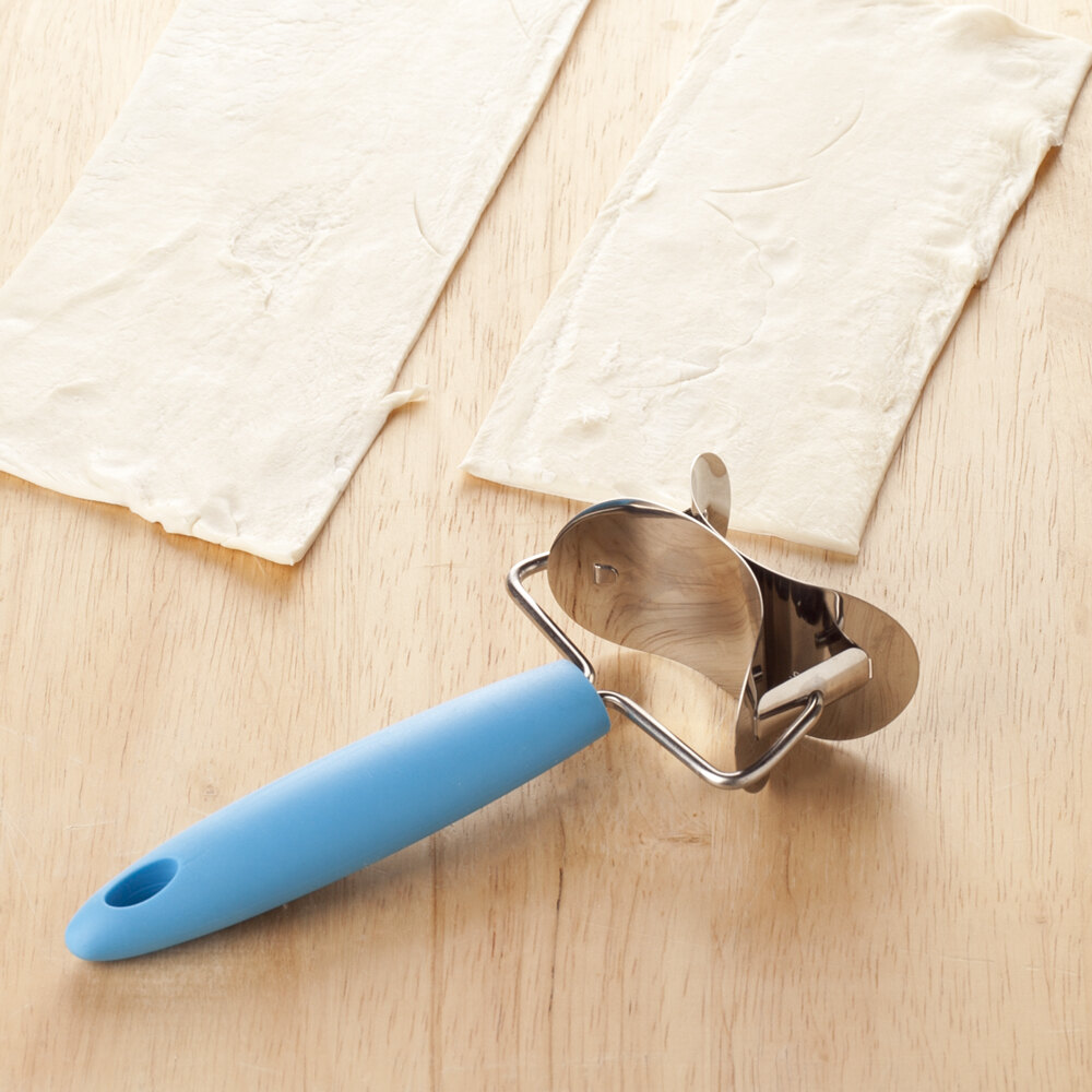 Ateco 1355 2 1/2" Stainless Steel Rolling Circle Cutter with Blue ...