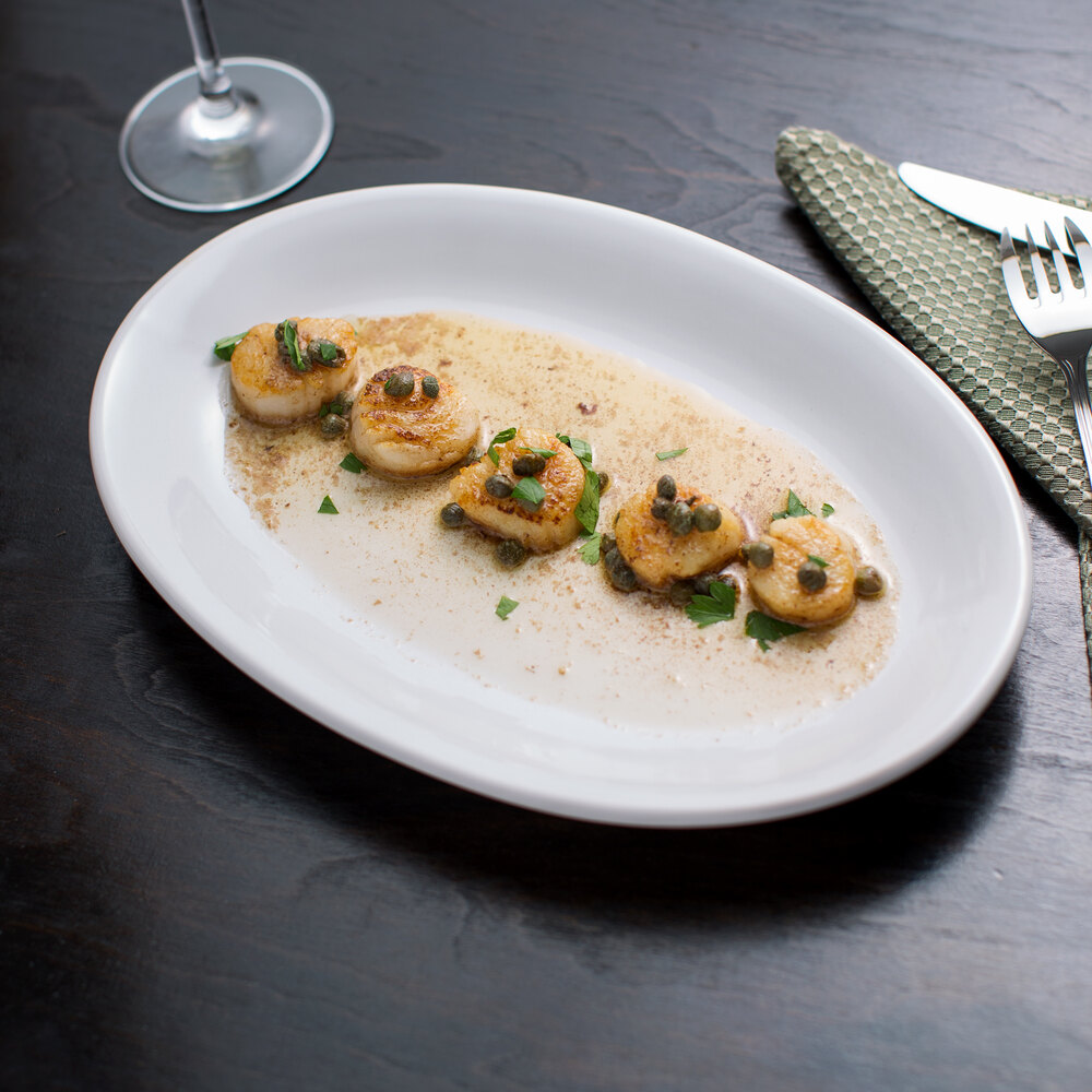 Acopa 11 3/4" x 8" Bright White Oval Coupe Stoneware Platter - 12/Case