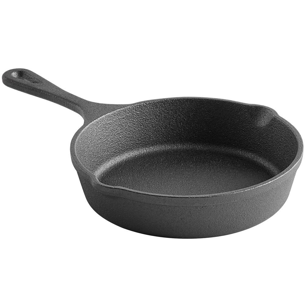 Valor 6" Pre-Seasoned Mini Cast Iron Skillet - 12/Case