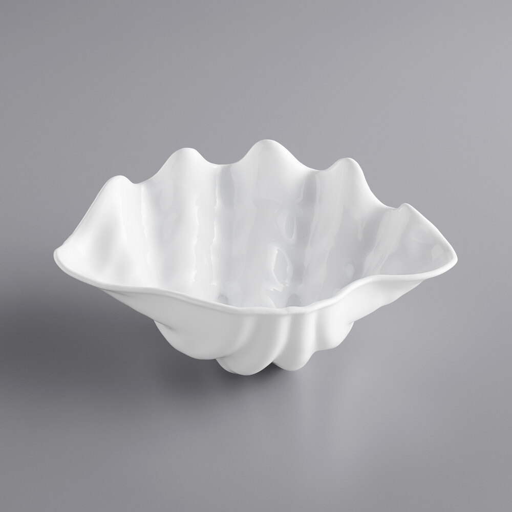 Winco 20 oz. White Shell Shaped Plastic Bowl