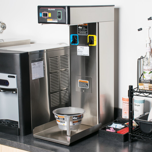 Bunn 36700.0301 TB6Q Quick Brew Twin 3 Gallon Iced Tea Brewer - 120V