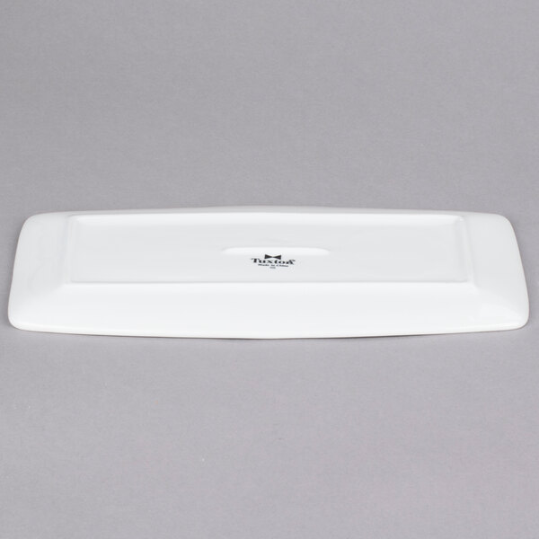 Tuxton GLP-550 TuxTrendz Linx 13" x 7" Bright White Rectangular China Tray with Tapered Ends ...