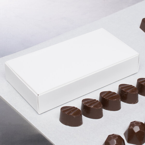 6" x 3 1/4" x 1 1/8" 1-Piece 5 oz. White Candy Box - 250/Case