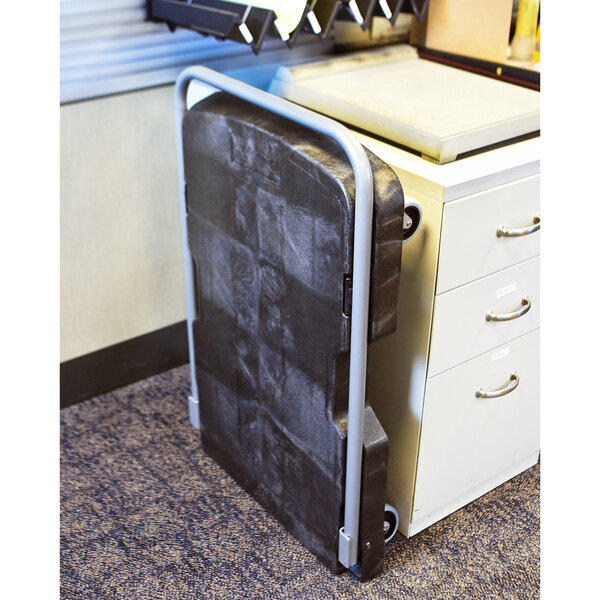 Rubbermaid FG440000BLA 30 1/2" x 20 1/2" Single Handle Utility Platform ...