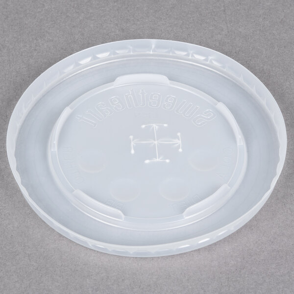 Solo L16BL-0100 12-24 oz. Translucent Flat Plastic Lid with Straw Slot ...