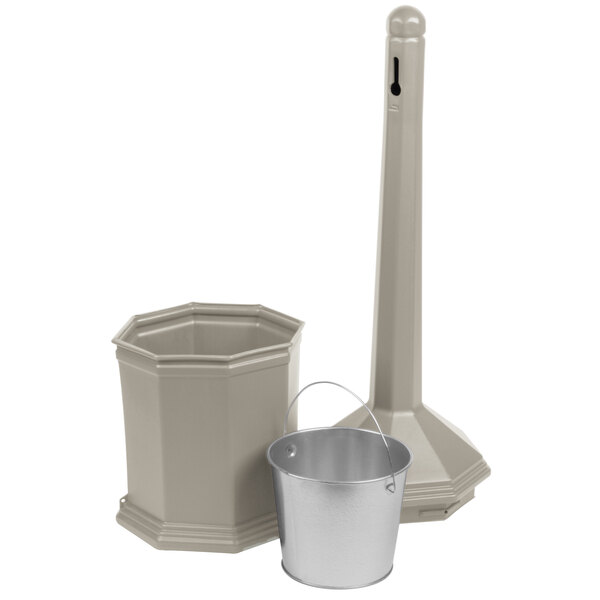 Commercial Zone 710302 Smokers' Outpost Site Saver Beige Snap-Lock 5 Qt ...