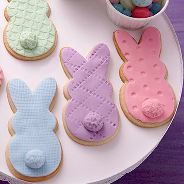 Wilton 1907-1340 Fondant / Gum Paste Embosser Set with Dot Pattern Roller