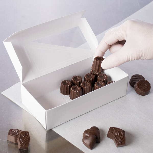 7 1/8" x 3 3/8" x 1 7/8" White 1 lb. 1-Piece Candy Box with Triangular ...