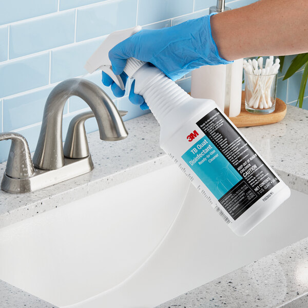 3M TB Quat Cleaner, Disinfectant (32 oz. / 1 qt.)