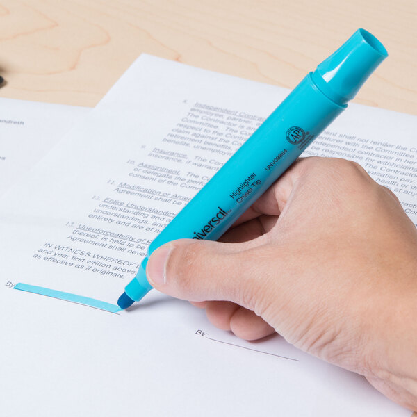 Universal UNV08864 Fluorescent Blue Chisel Tip Desk Style Highlighter ...