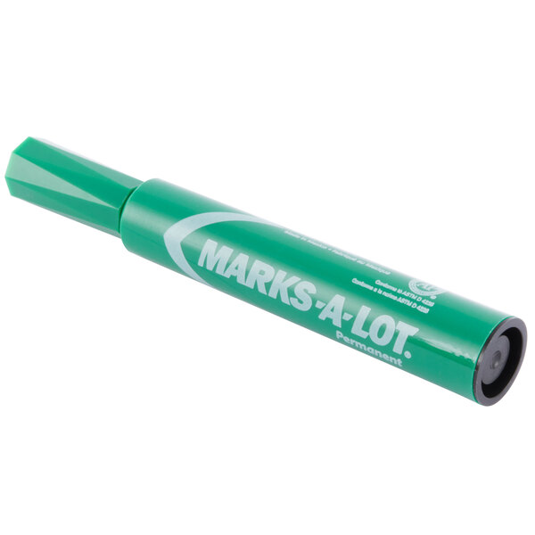 Avery® 7885 Marks-A-Lot Regular Green Chisel Tip Desk Style Permanent ...