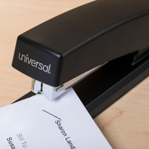 Universal UNV43118 20 Sheet Black Full Strip Desktop Stapler