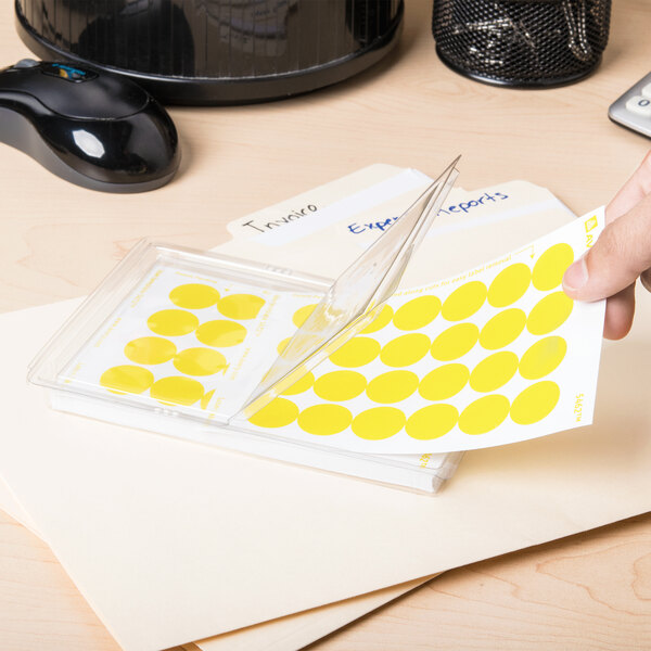 Avery® 5462 3/4" Yellow Round Removable Write-On / Printable Labels ...