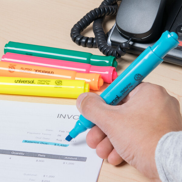 Universal UNV08860 Chisel Tip Desk Style Highlighter, Fluorescent Color ...
