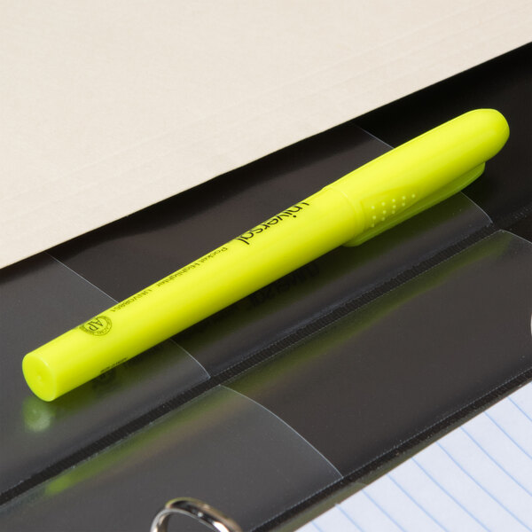 Universal UNV08851 Fluorescent Yellow Chisel Tip Pen Style Highlighter ...