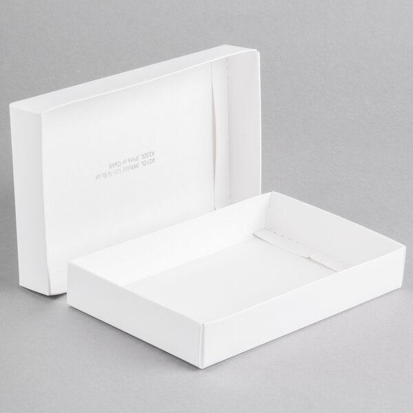 7" x 4 3/8" x 1 1/8" 2-Piece 1/2 lb. White Candy Box - 250/Case