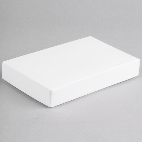 7" x 4 3/8" x 1 1/8" 2-Piece 1/2 lb. White Candy Box - 250/Case