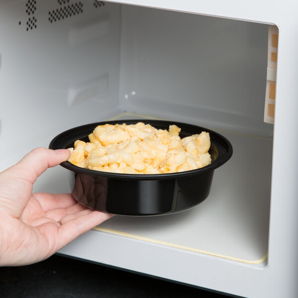 Pactiv Newspring NC718B 16 oz. Black 6" VERSAtainer Round Microwavable ...