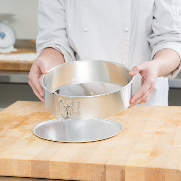 Chicago Metallic 40410 10" x 2 3/4" Aluminum Springform Cake Pan