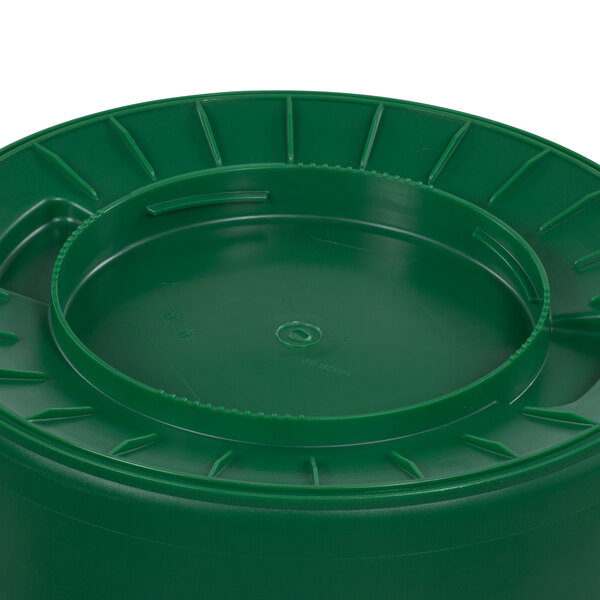 Carlisle 34103209 Bronco 32 Gallon Green Round Trash Can