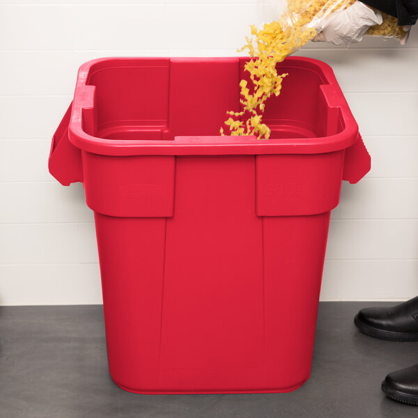 Rubbermaid FG352600RED BRUTE 28 Gallon Red Square Trash Can