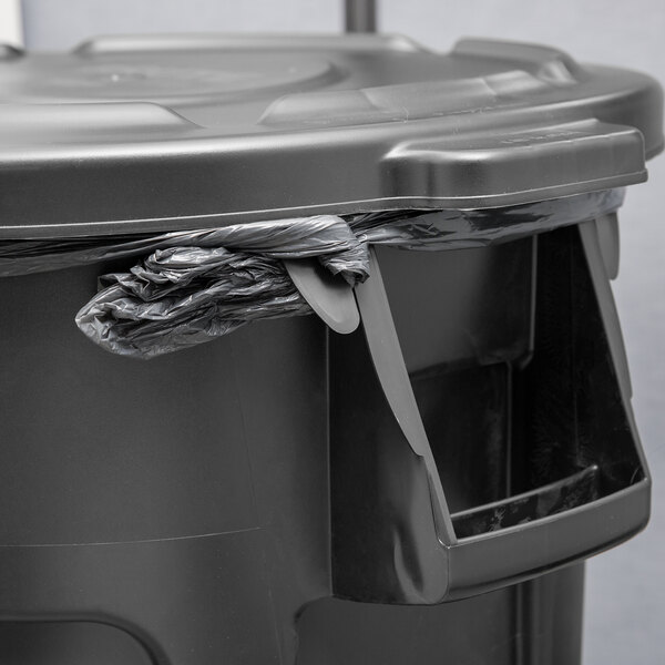 Rubbermaid BRUTE 44 Gallon Black Executive Round Trash Can and Lid