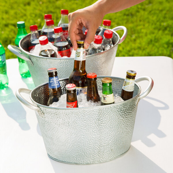 Tablecraft GT159 Galvanized Steel Oval Beverage Tub - 15" x 9" x 7 1/2"