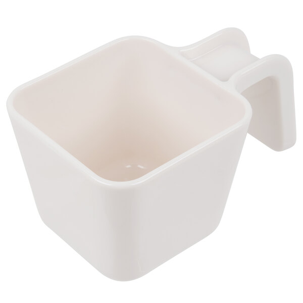 Carlisle 49110-102 9.5 oz. White Polycarbonate Portion Scoop