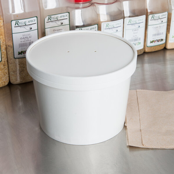 Choice 64 oz. White Double Poly-Coated Paper Food Cup - 25/Pack