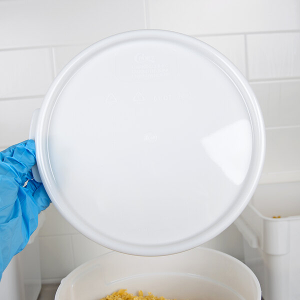 Choice 6 and 8 Qt. White Round Polypropylene Food Storage Container Lid