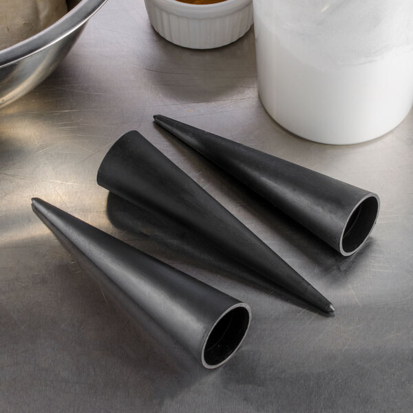 Matfer Bourgeat 345446 Exoglass 5 1/2" x 1 1/2" Cream Horn Mold / Lady ...