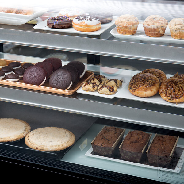 Avantco BCD-48 48" Curved Glass Black Dry Bakery Display Case