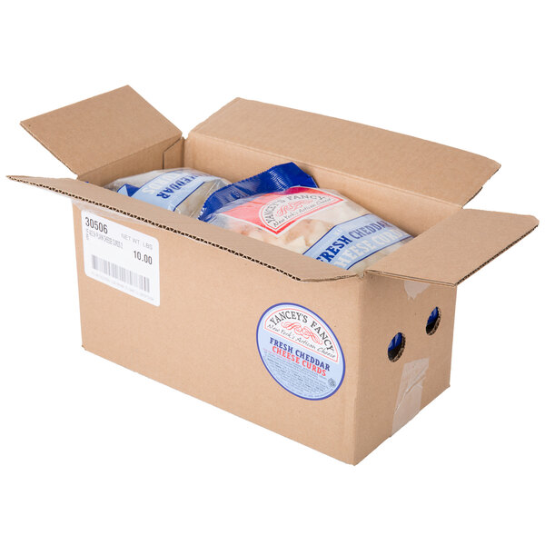 Yancey's Fancy 2.5 lb. Bag Fresh Cheese Curds - 4/Case