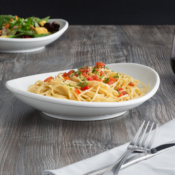 Acopa 28 oz. Bright White Oval Porcelain Coupe Bowl - 12/Case