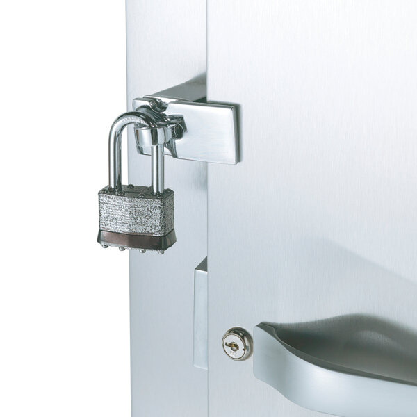 Traulsen RW132WP-COR01 26.1 Cu. Ft. Single Section Correctional Pass ...