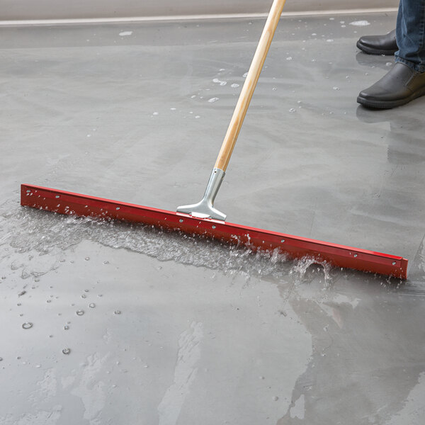 Carlisle 4007700 Flo-Pac 36" Straight Red Gum Rubber Heavy-Duty Floor ...