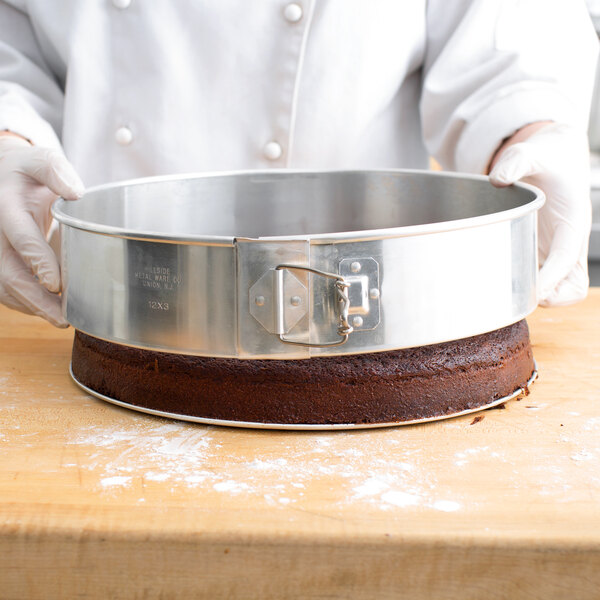 Chicago Metallic 40412 12" x 2 3/4" Aluminum Springform Cake Pan