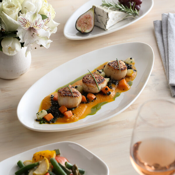 Acopa Nova 13" x 6 1/4" Cream White Slim Triangle Coupe Stoneware Plate ...