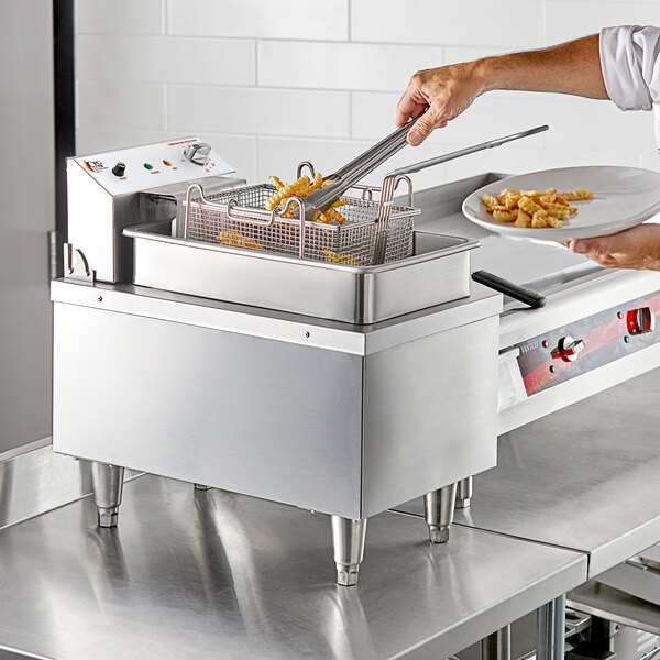 Cooking Performance Group EF300 15 lb. Heavy-Duty Electric Countertop ...