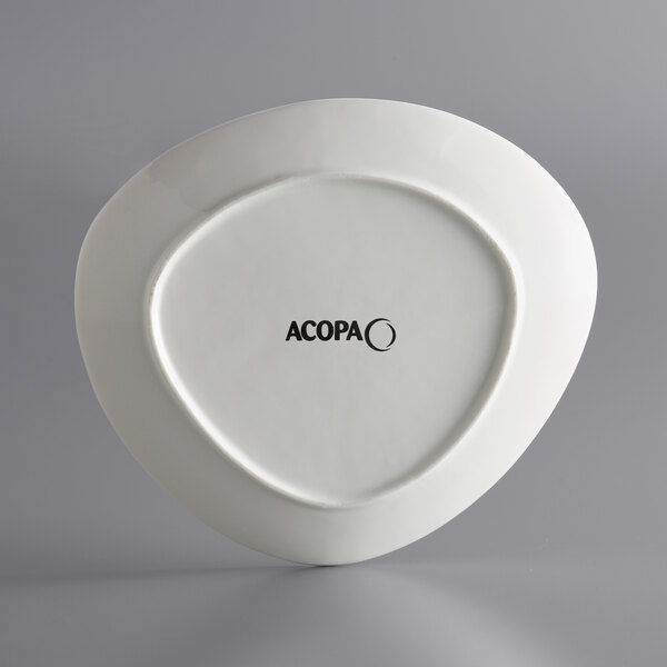 Acopa Nova 8 1/4" Cream White Organic Coupe Stoneware Plate - 24/Case