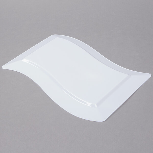Fineline Wavetrends 1407-WH 7 1/2" x 12" White Plastic Luncheon Plate ...